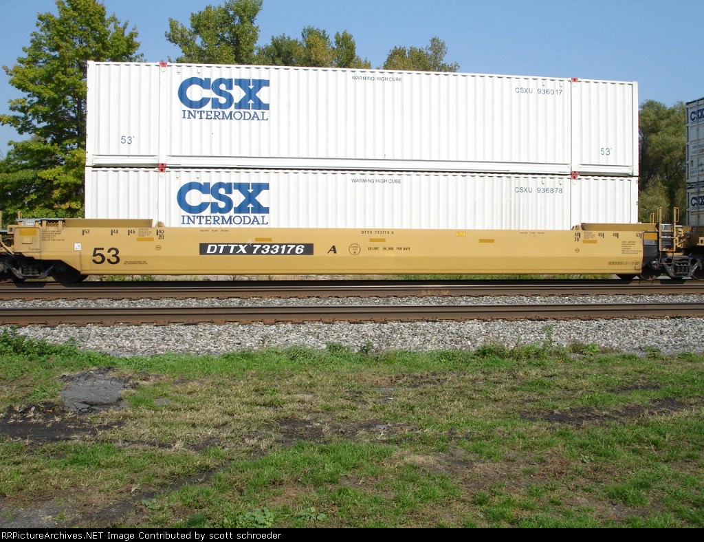 DTTX Double Stackcar 733176A w/CSXU Container's 936878 & 936017 EB